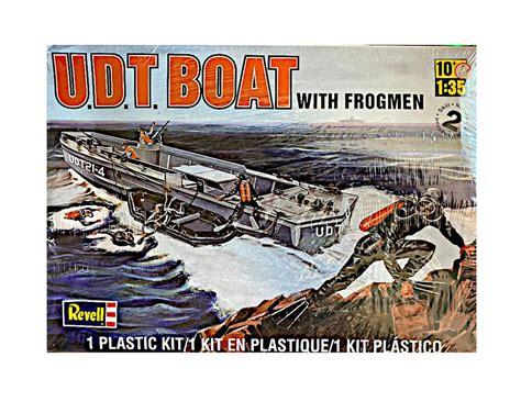 Udt Boat With Frogmen 1 35 Plastic Model Kit By Revell 85 0313 Etsy