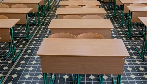 تصویر پس زمینه کلاس درس خالی فری پیک ایرانی پیک فری وکتور Psd