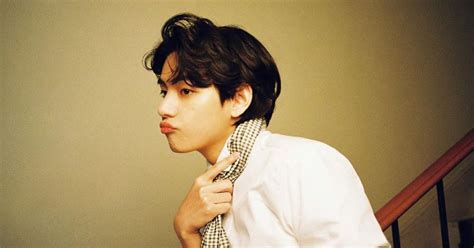 Viral Potret Cantik Model Korea Mirip V Bts Bikin Fans Kaget Okezone Lifestyle