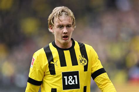 Official Julian Brandt Signs Contract Extension At Borussia Dortmund