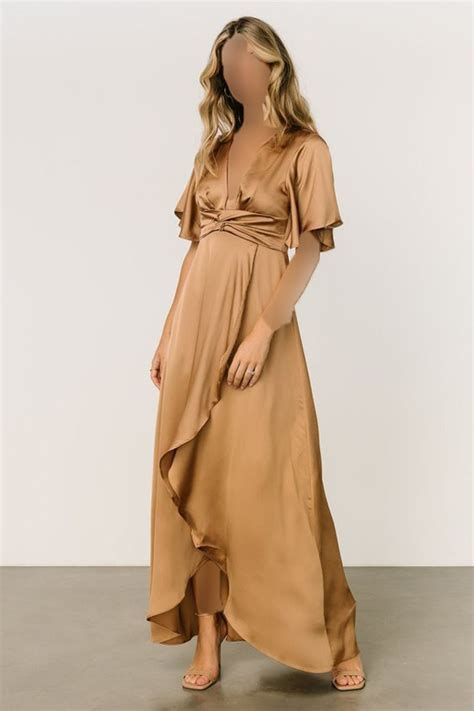 این ۳۶ مدل لباس مجلسی رنگ شتری جلوه‌ ای منحصر به فرد و دلچسب به استایل