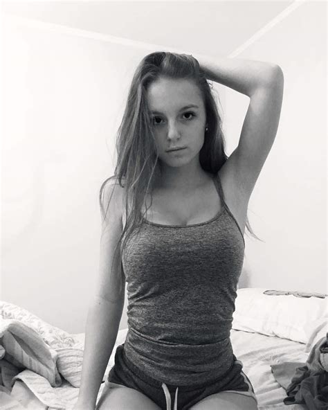 Busty College Girl Scrolller