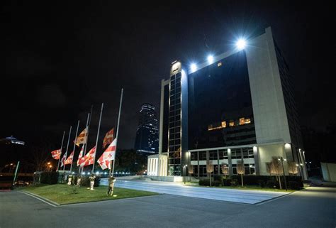 საქართველოს თავდაცვის სამინისტროსა და თავდაცვის ძალების ქვედანაყოფებში სახელმწიფო დროშები დაეშვა