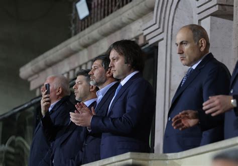 ირაკლი კობახიძე Irakli Kobakhidze სომხეთის პრემიერ მინისტრ ნიკოლ ფაშინიანთან ერთად ერევანში