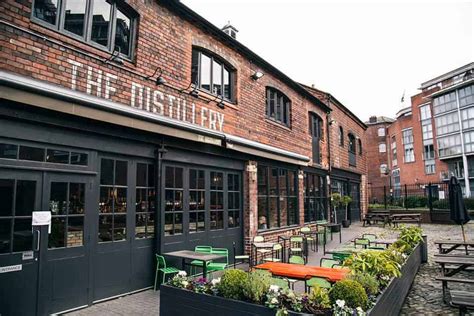 Bottomless Cutie Naomi From Birmingham Exposes Her Slim