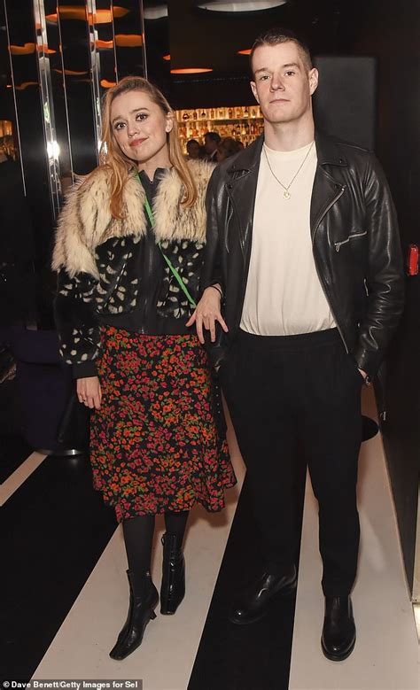 Following In Kates Footsteps Moss Daughter Lila Grace 17 Mingles