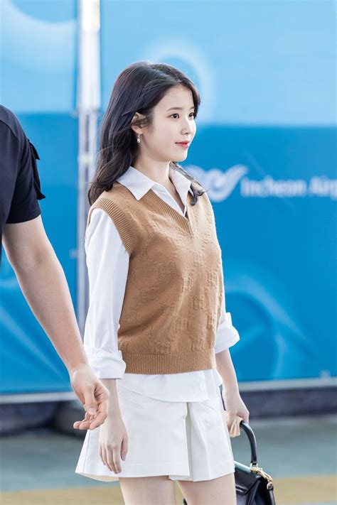 220524 아이유 칸영화제 출국 직찍 Fashion Normcore Actresses