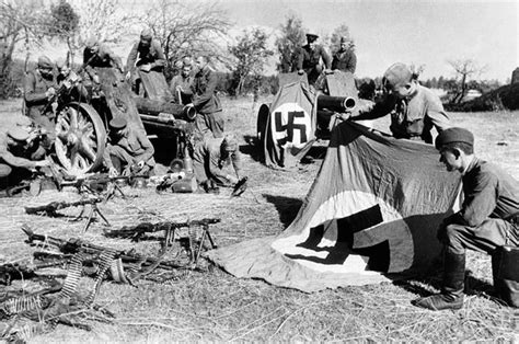 23 Incredible Photos Of Russians Fighting During World War Ii Atchuup