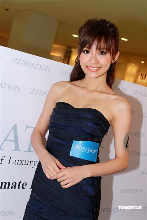 杨爱瑾miki抹胸装现身新浪图集新浪网