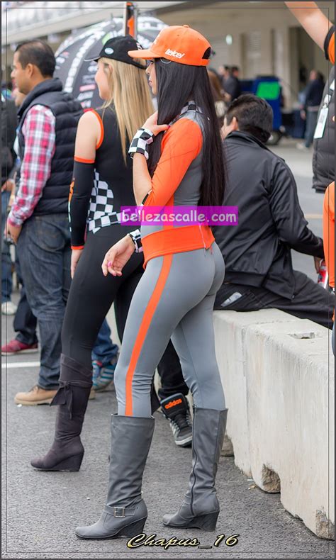 Edecanes Mujeres Bellas En La Calle