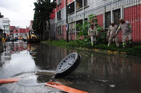 ¿drenaje Tapado Así Puedes Solicitar Servicio De Desazolve En Cdmx Y