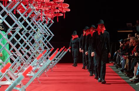 Frameweb Fun Low Cost Dynamic See Henrik Vibskovs Latest Runway Cum Performance Space