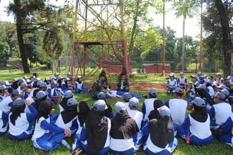 Yonif 315 Garuda Gelar Latihan Dasar Kepemimpinan Kepada Siswa Siswi