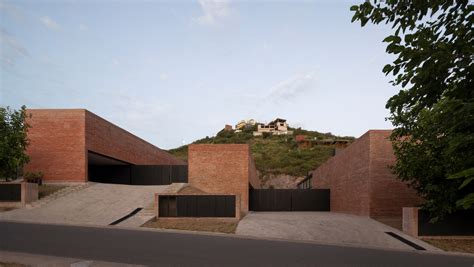 Seis Casas En Una Cantera Revista Plot