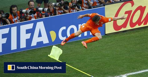 ‘i Dived Arjen Robben Admits He Took A Tumble As Dutch Late Show