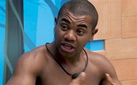 Sozinho em quarto Davi reclama de falsidade no BBB Cheio de cobra Notícias da TV