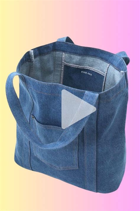 Dont Toss Those Old Jeans Make This Stunning Diy Handbag Modèles De Sac Denim Modèles De