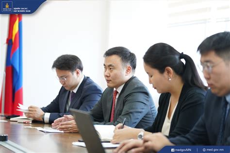 Эдийн засаг хөгжлийн яамны Төрийн нарийн бичгийн дарга И Батхүү өнөөдөр Дэлхийн банкны Зүүн Ази