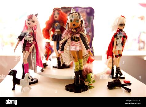Monster High Bratz