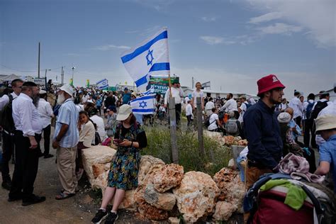 Israeli Settlers March To Occupied West Bank Outpost Israel Palestine