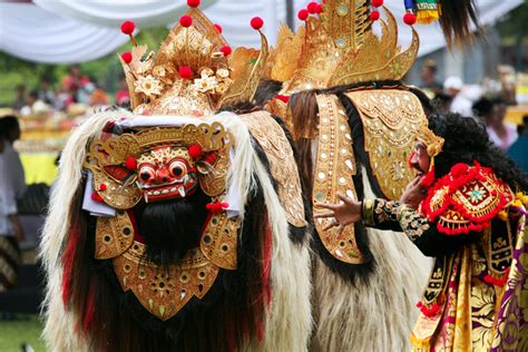 9 Tarian Bali Tradisional Paling Ditunggu Para Petualang | SUPERLIVE