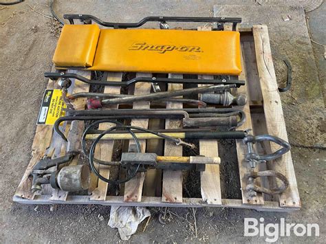 Snap On Shop Creeper And Tools Bigiron Auctions