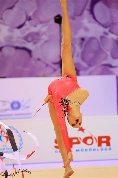 ХУДОЖЕСТВЕНА ГИМНАСТИКА И СРОДНИ СПОРТОВЕ • Виж темата Радина Филипова