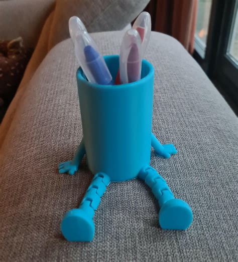 3d Pencil Holder With Legs Stl File 3d Pencil Box With Legs 3d Print