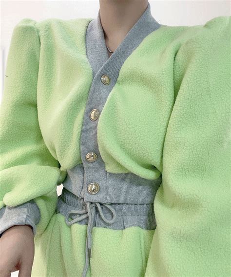 유니크이쁨주의 겨울 퍼프 배색 크롭 맨투맨 가디건 하이웨스트 밴딩 조거 팬츠 트레이닝 투피스 에이블리