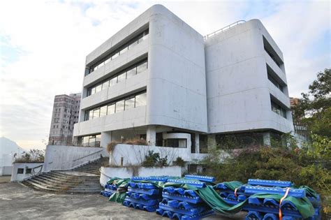 搶人才︱教育局撥兩市區空置校舍作國際學校惹議 議員質疑高估學額需求 星島日報