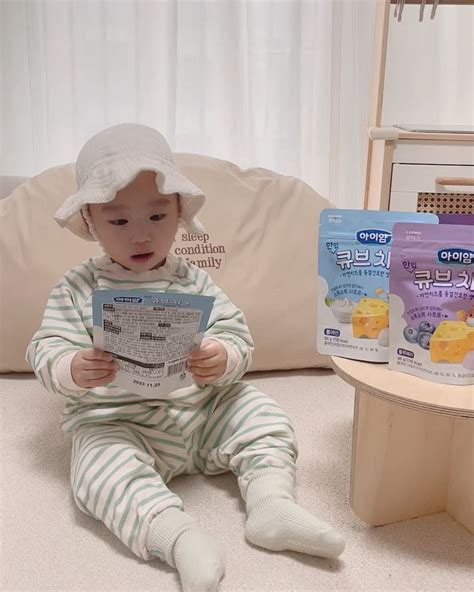 효둥엄마ʕ•̫͡•ʔ 제품제공 얌얌이 오늘 한입큐브치즈에 쏘 옥 빠져버렸어효〰️💕 자연치즈를 동결건조한 영양간식‼️ 블루베리딸기플레인 3가지 맛으로