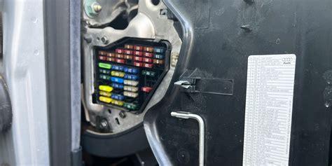 Where Is The Fuse Box Located On A At Jerome Weeks Blog