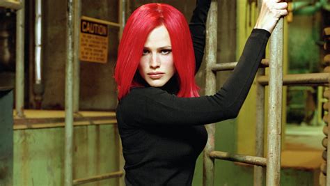 5 reasons why alias should be your next binge watch nerdist