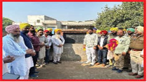 ਵਿਧਾਇਕ ਅਮੋਲਕ ਸਿੰਘ ਨੇ ਪਾਣੀ ਦੀ ਨਿਕਾਸੀ ਲਈ ਰੱਖਿਆ ਨੀਂਹ ਪੱਥਰ Mla Amolak Singh Laid The Foundation
