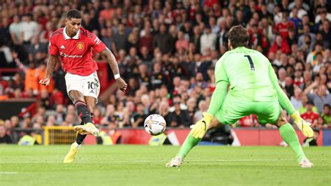 Имаше ли засада при гола на Рашфорд срещу Ливърпул и как ВАР реши ситуацията