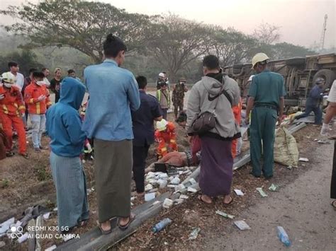 ရန်ကုန် မန္တလေးအမြန်လမ်းတွင် ဒို့ညီနောင်ခရီးသည်တင်ယာဉ်တိမ်းမှောက်၊ လက်ဝှေ့ချန်ပီယံဟောင်း ရ