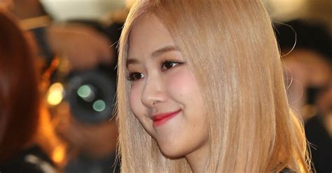 [사진]로제 인형같은 미소