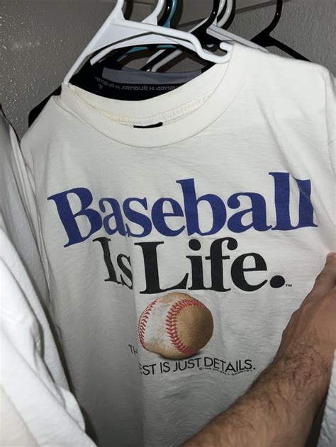 Any idea what font this is? Or a similar font? : r/fontspotting