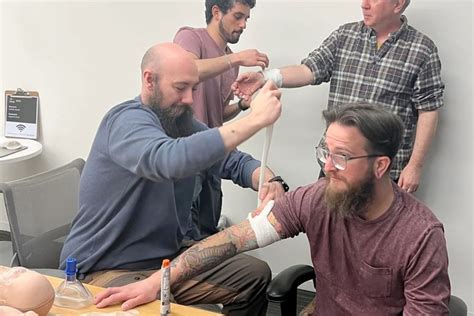 American Red Cross Cpr Aed And First Aid Blended Course In Northbrook Il Chicago Cpr Academy