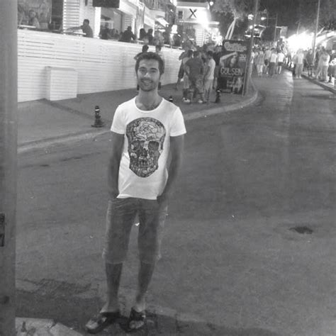 Ridvan Noyan By Ridvan • Threads Say More