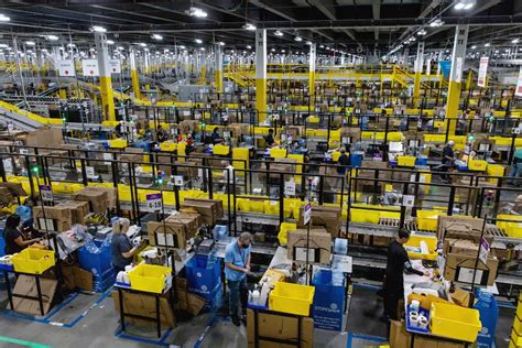 Amazon sử dụng AI để phát hiện sản phẩm lỗi trước khi giao hàng cho