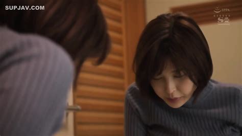 A Beautiful Wife With Overly Sensitive Lips Who Gets Wet Without