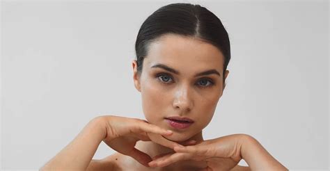 ძლიერი ზეთი ნაოჭების კანის სიმშრალისა და პიგმენტაციის საწინააღმდეგოდ არავითარი ეგზოტიკა