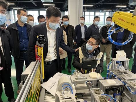 市委副书记、市长沃勇特一行调研浙江省余姚机器人与智能装备产业创新服务综合体浙江湾区机器人技术有限公司