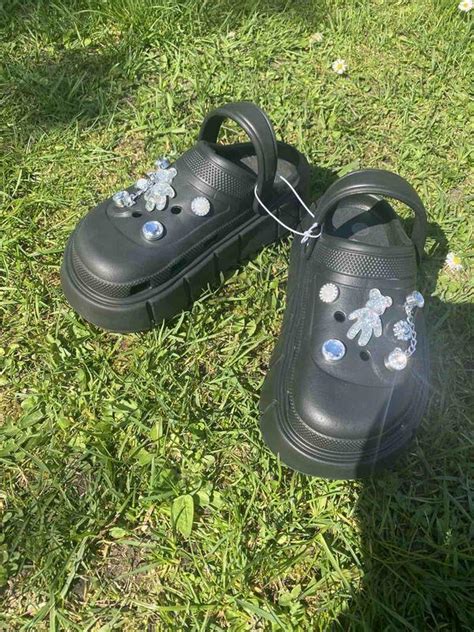 Крокси з джибітсами — ціна 950 грн у каталозі Шльопанці Купити жіночі речі за доступною ціною на