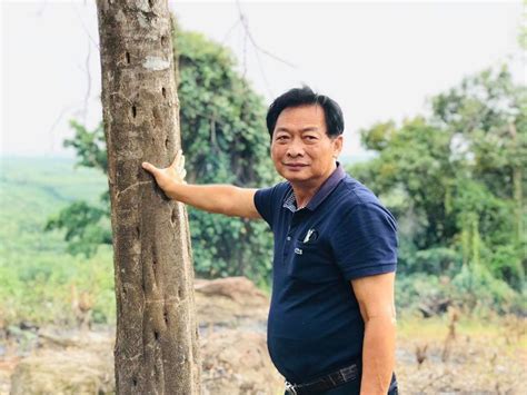 កូនមហាសេដ្ឋី ម៉ុង ឬទ្ធី ២រូបទៀតហើយទទួលបានគោរមងារ «ឧកញ៉ា