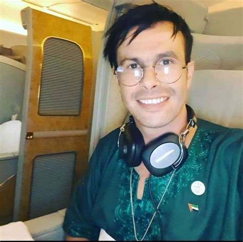 News Views Vues Trends Linkedin Algérie Dubai Italy Tunisia Work Birthday Dz Emploi