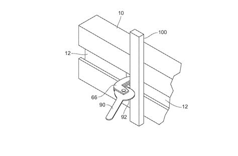 Concrete Form With Keyway And Clamp With Base Engaging The Keyway