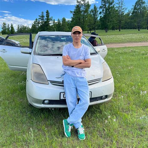 Б Болор Эрдэнэ