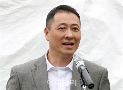 포토 인사말하는 송호섭 스타벅스 코리아 대표이사